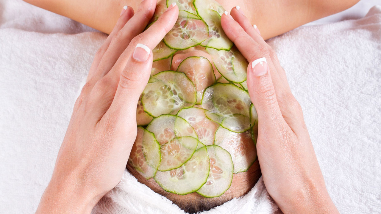 Feeling Good Inside Out: Taking Care of Your Skin & Emotional Well-being