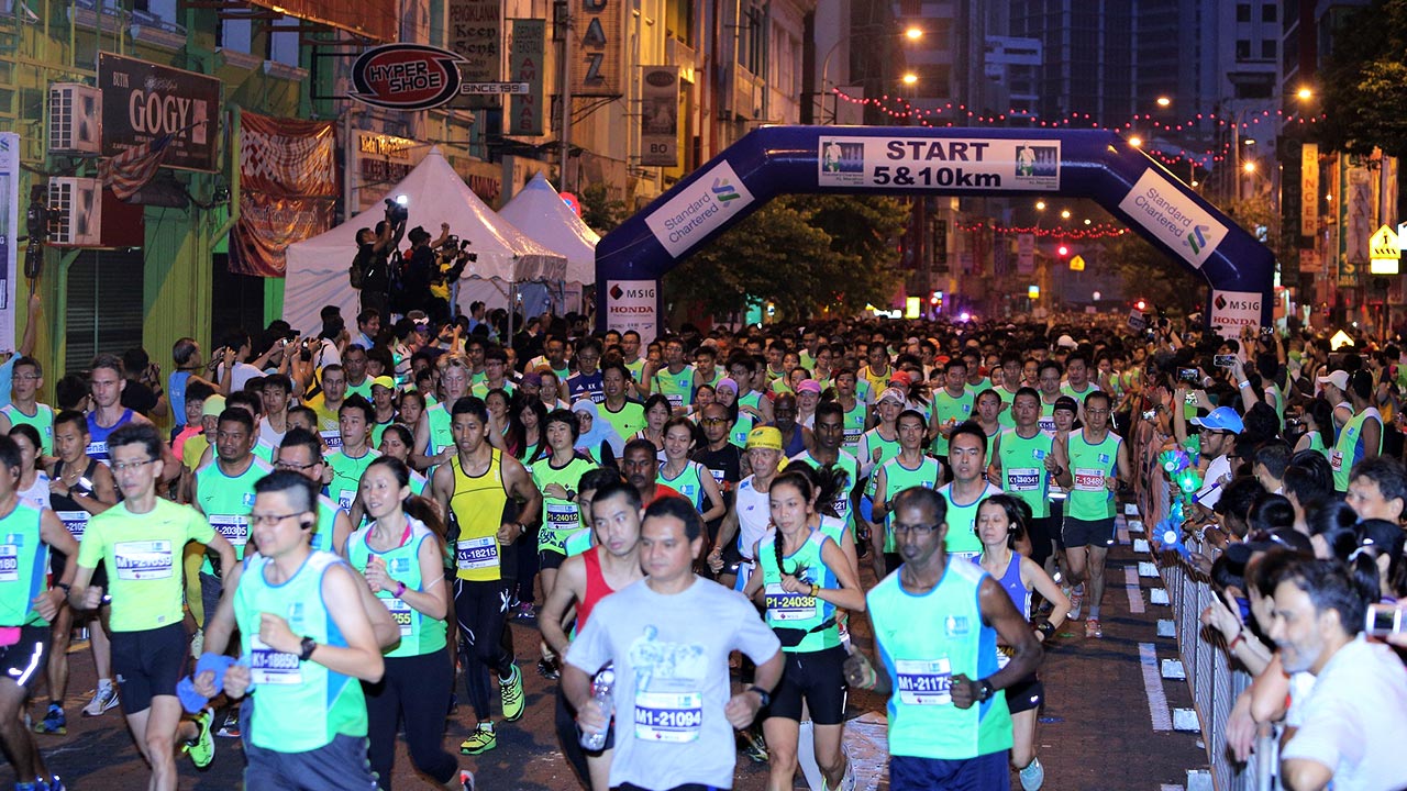 Standard Chartered KL Marathon 2014: Over 35,000 Runners Gave Kuala ...