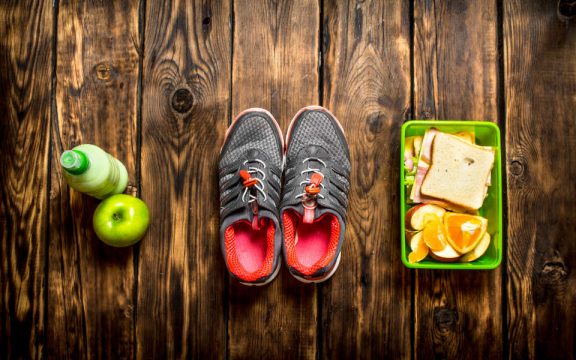 Should You Run Before or After Eating Dinner or Breakfast?